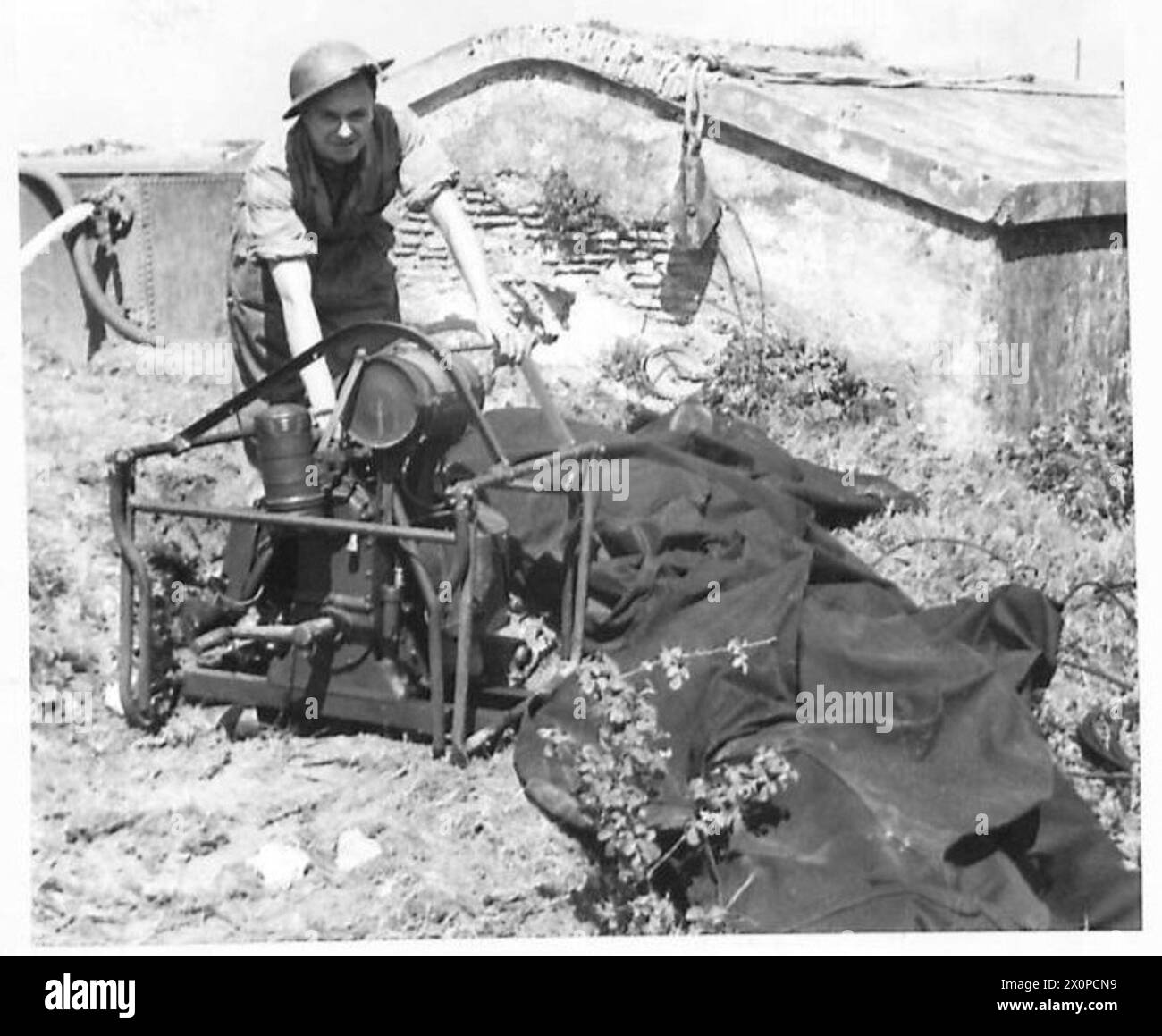 Mobile in water Black and White Stock Photos & Images - Alamy