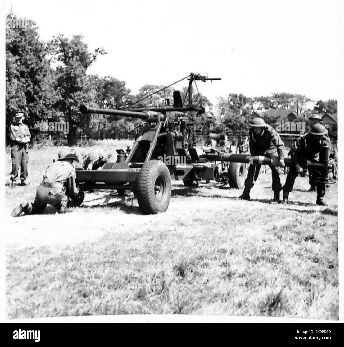 GUN DRILL DEMONSTRATION BY A.A. DETACHMENT - The light A.A. detachment ...