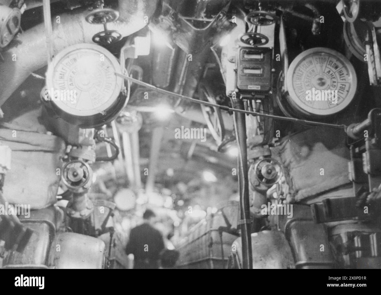 INTERIOR VIEWS OF HM SUBMARINE TRIBUNE. SCAPA FLOW, JULY 1942. - The engine room Stock Photo - Alamy