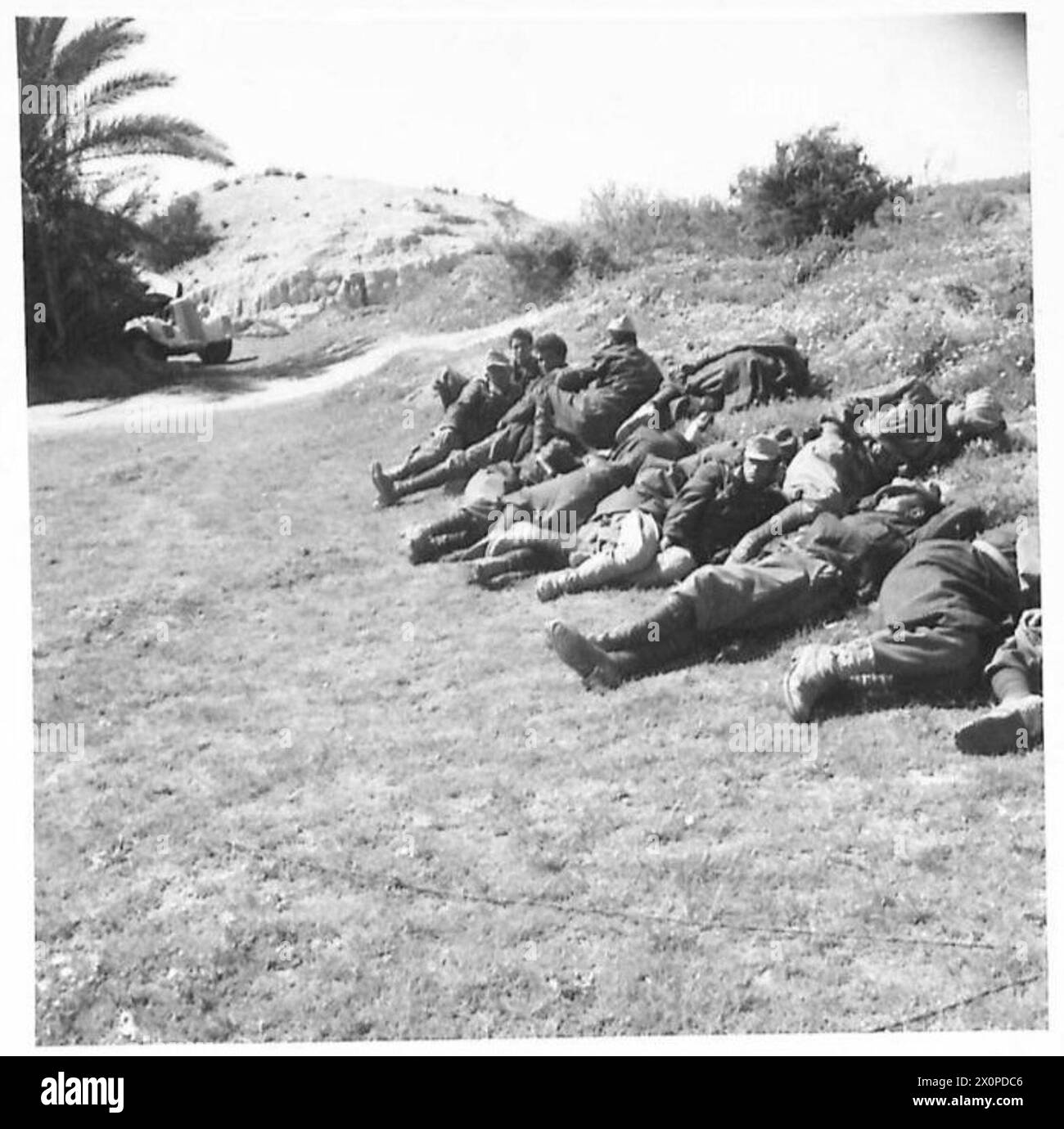 WITH A HIGHLAND DIVISION IN THE MARETH LINE - Italian prisoners ...