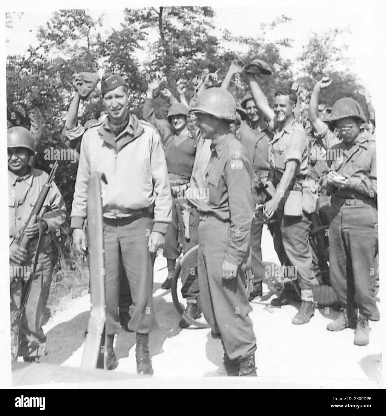 FIFTH ARMY JOINS WITH BRIDGEHEAD FORCES - General Mark Clark who ...