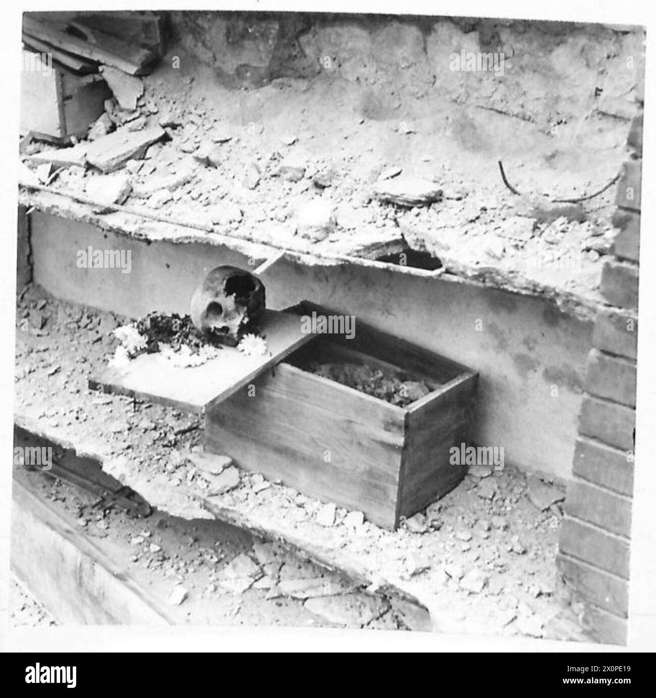 GERMAN ATTROCITIES AT VINCHIATURO - The lead coffins holding the ...