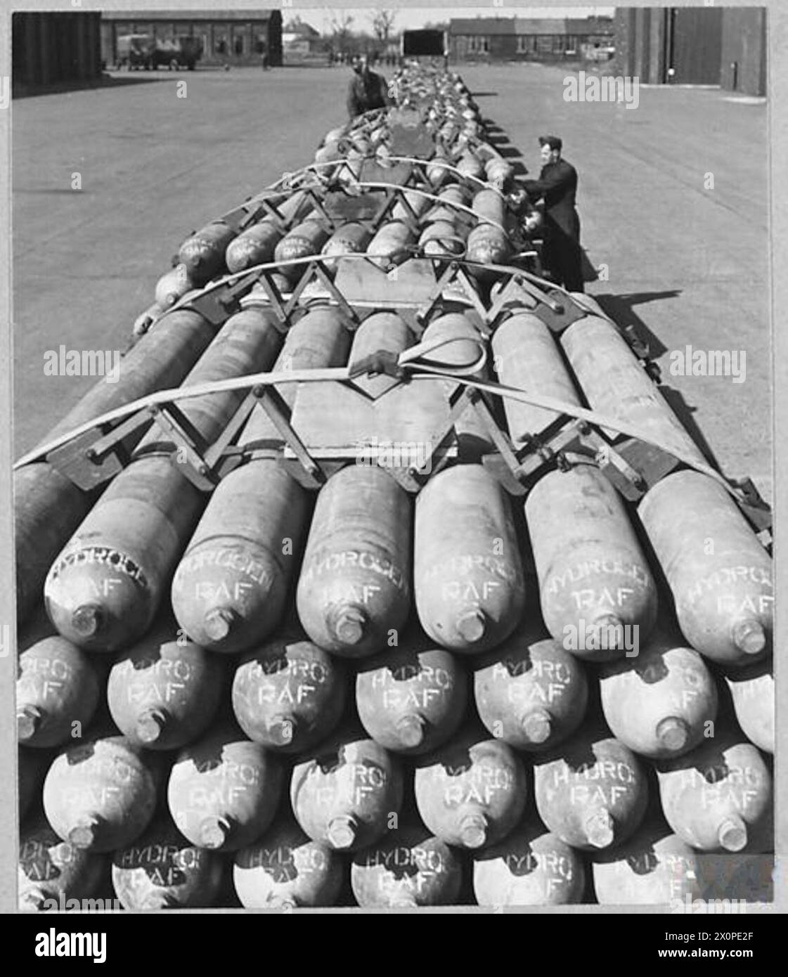 INVASION BALLOON EXERCISES. - For story see CH.13208. Picture (issued ...