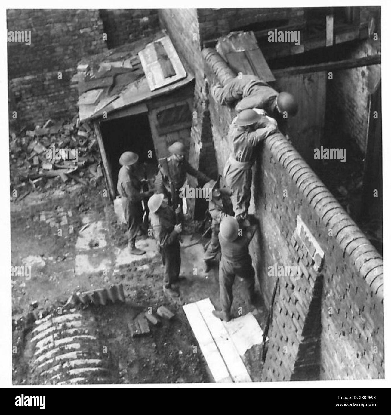 Urban military operations Black and White Stock Photos & Images - Alamy