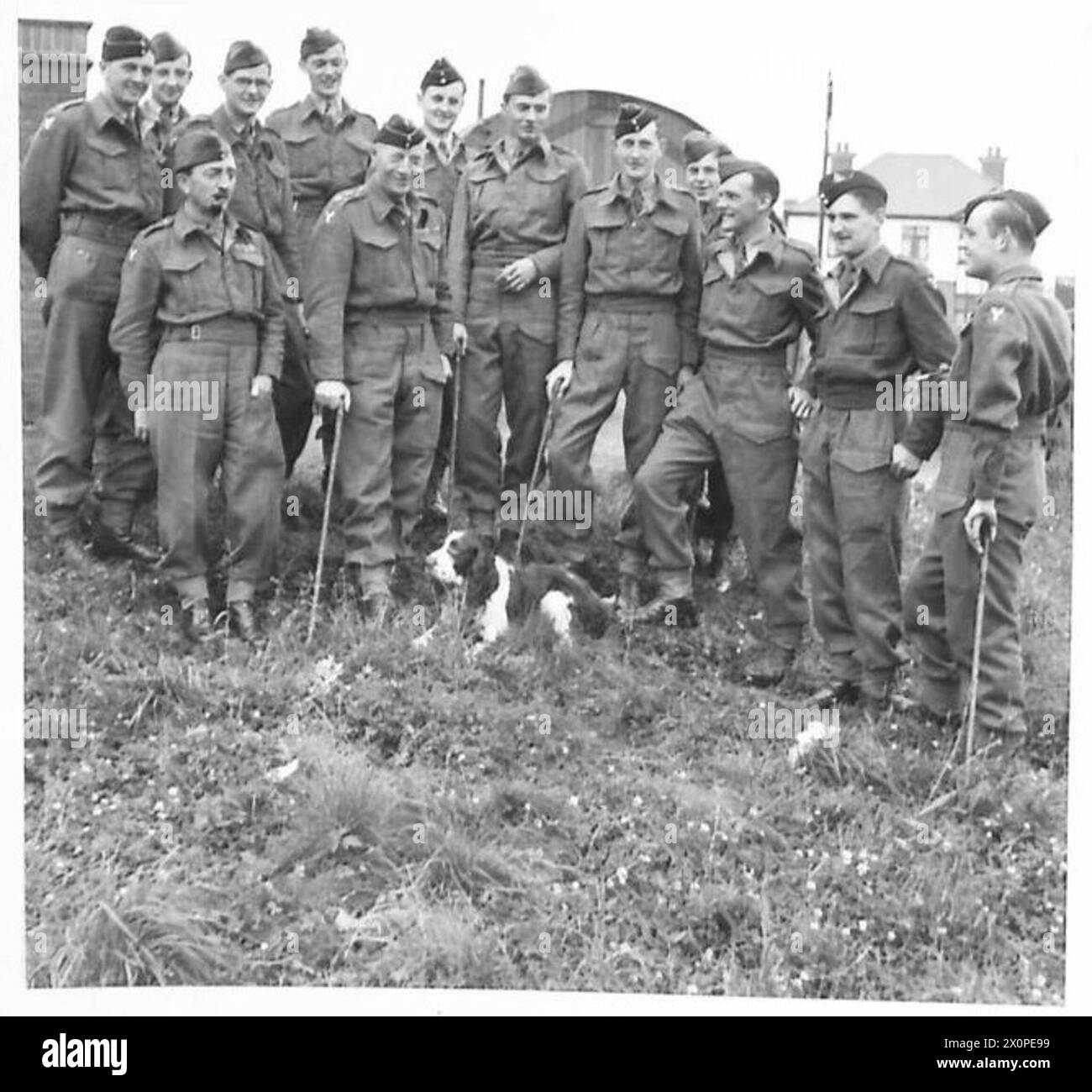 THE GREEN HOWARDS IN NORTHERN IRELAND - The Commanding Officer and some ...