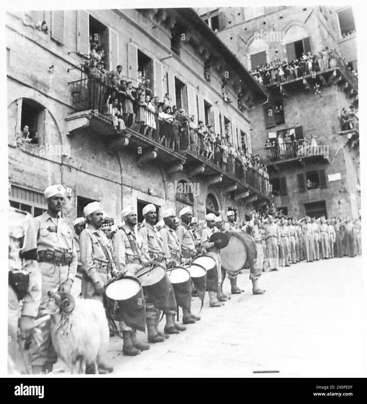 Army soldiers civilians participate Black and White Stock Photos ...