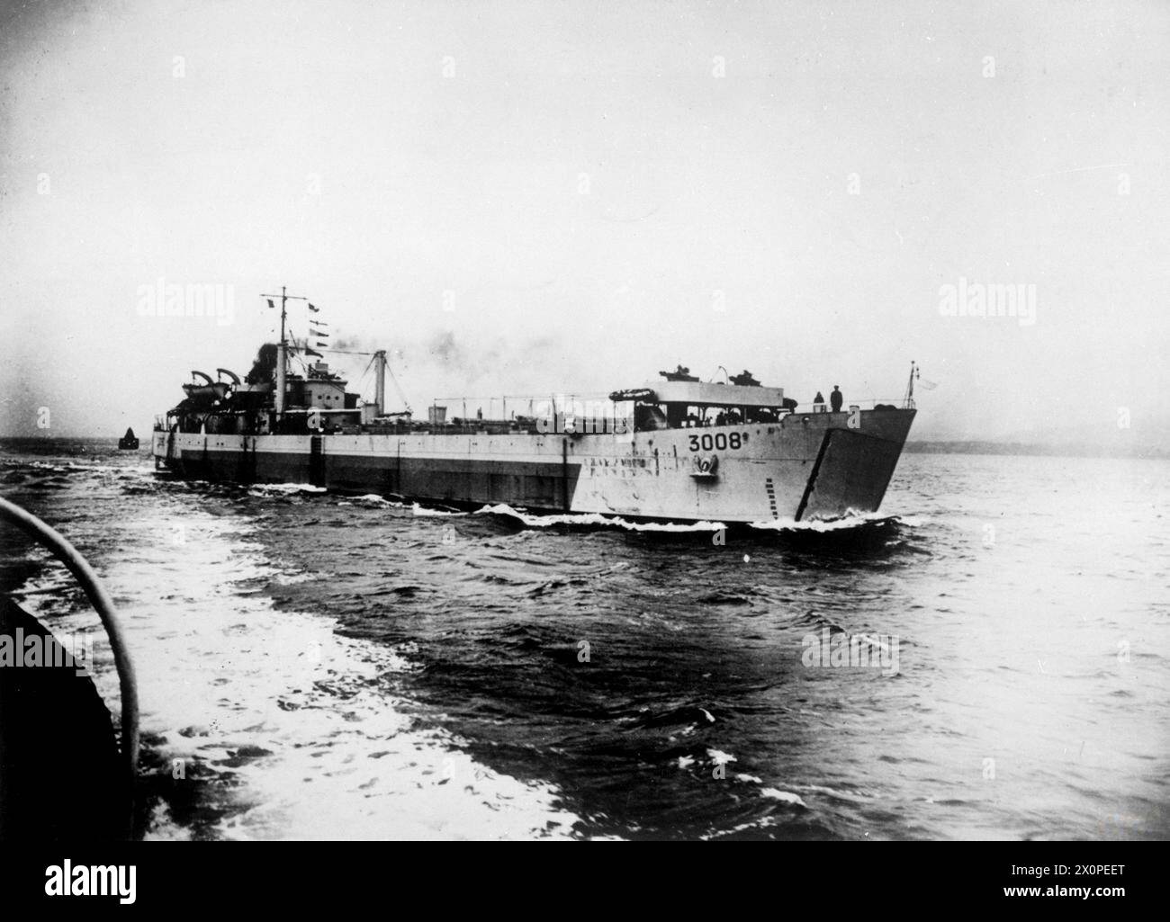 Tank landing ship hi-res stock photography and images - Alamy