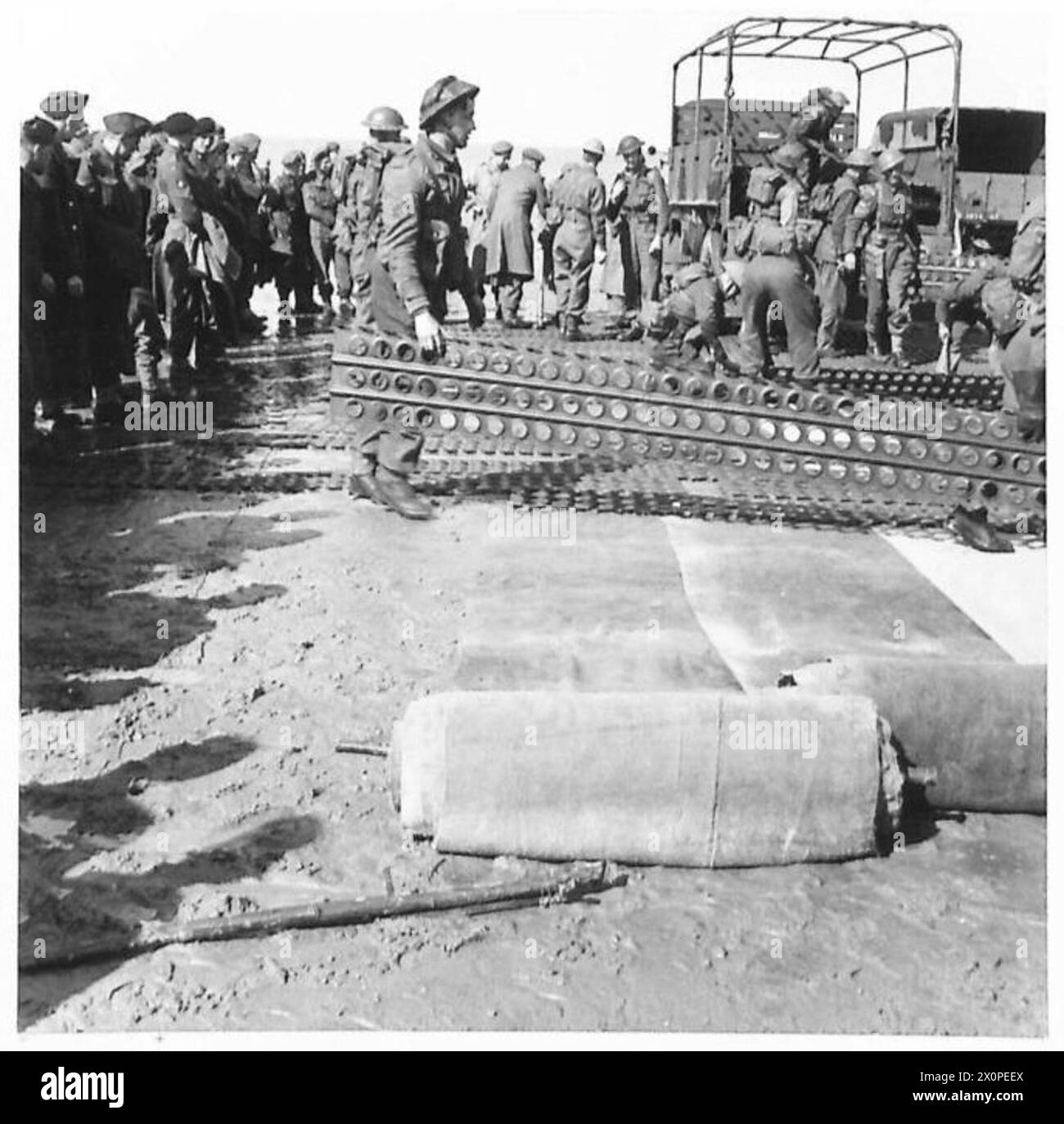 SPECIAL FOR 79TH ARMOURED DIVISION - Laying P.S.P. mat. Photographic ...