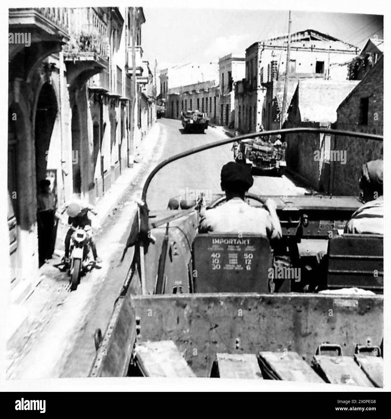 INVASION OF ITALY : 8TH ARMY AMPHIBIANS KEEP OUR INVADING FORCES ...