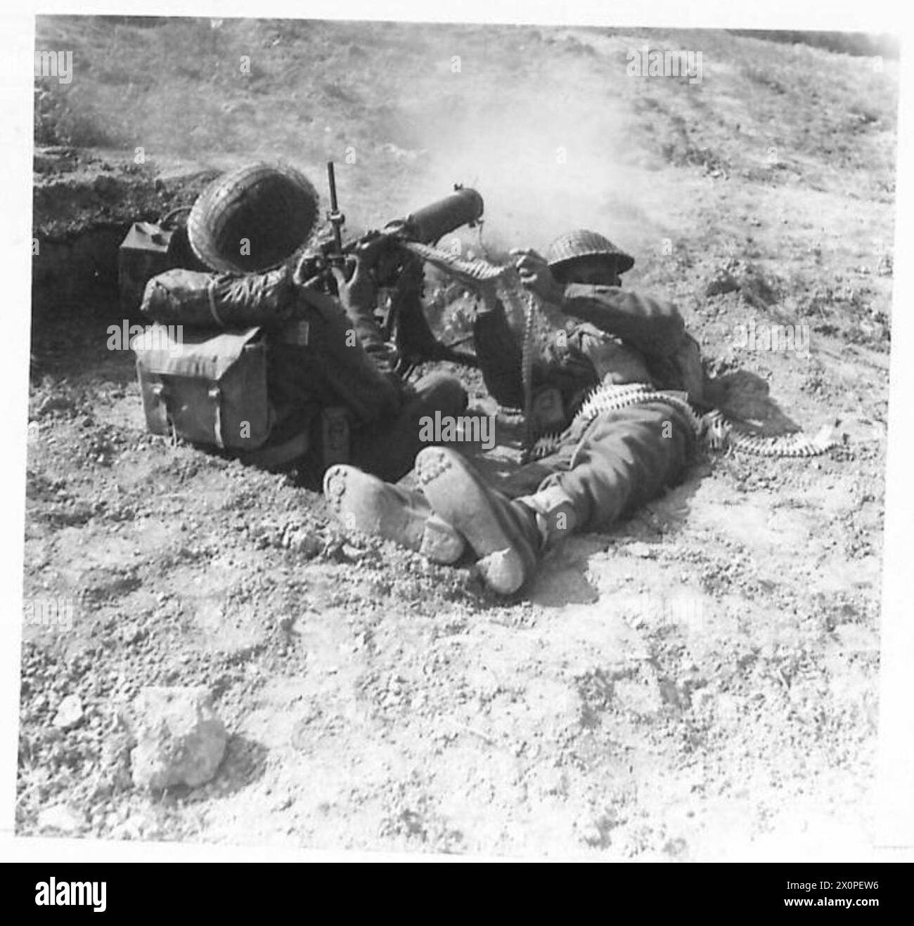 EIGHTH ARMY : VARIOUS - Indian gunners firing their Vickers heavy ...