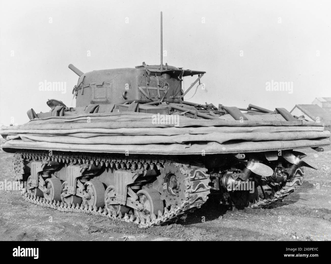 Duplex drive tanks hi-res stock photography and images - Alamy