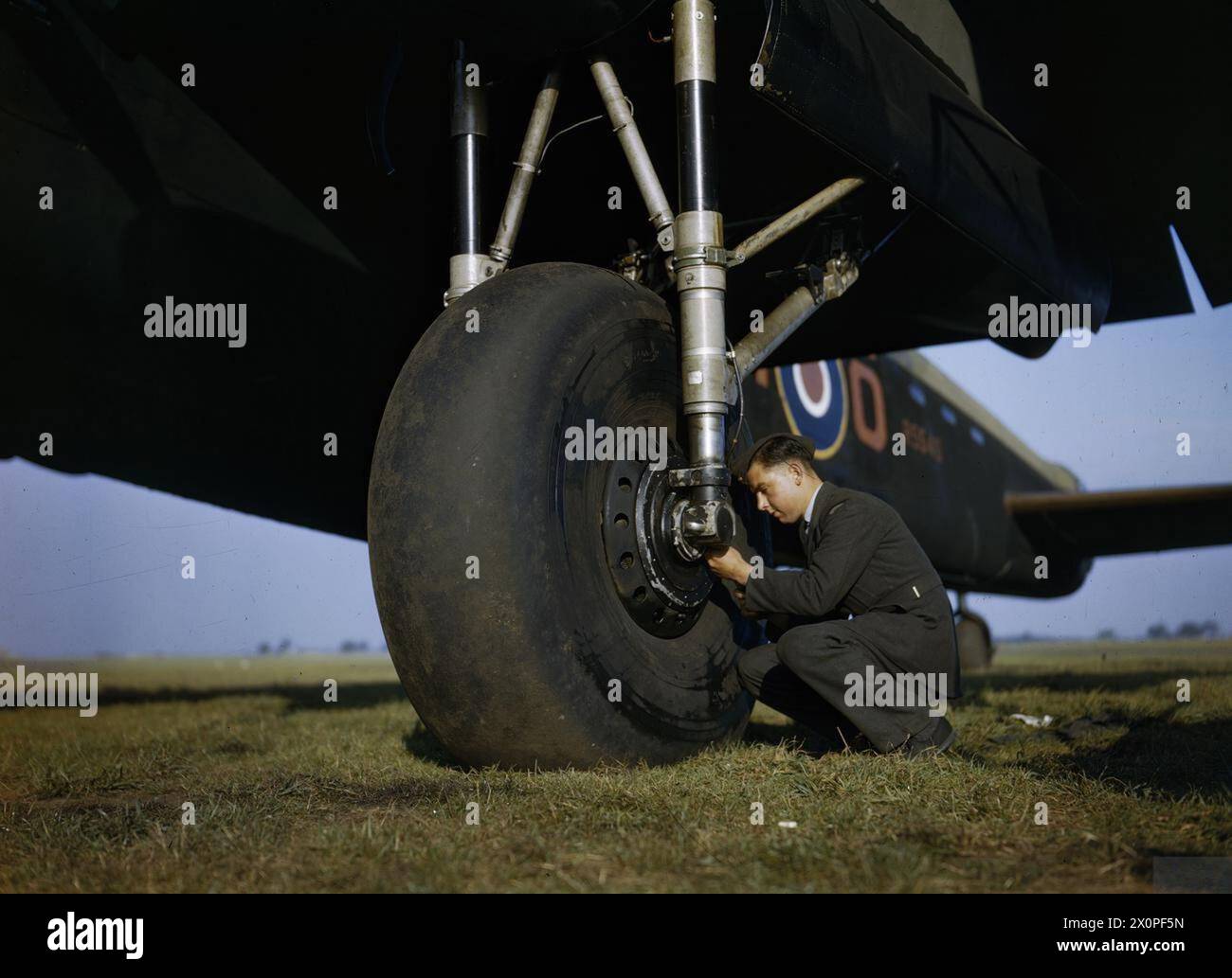 THE ROYAL AIR FORCE IN BRITAIN, SEPTEMBER 1942 - Testing the tyre ...