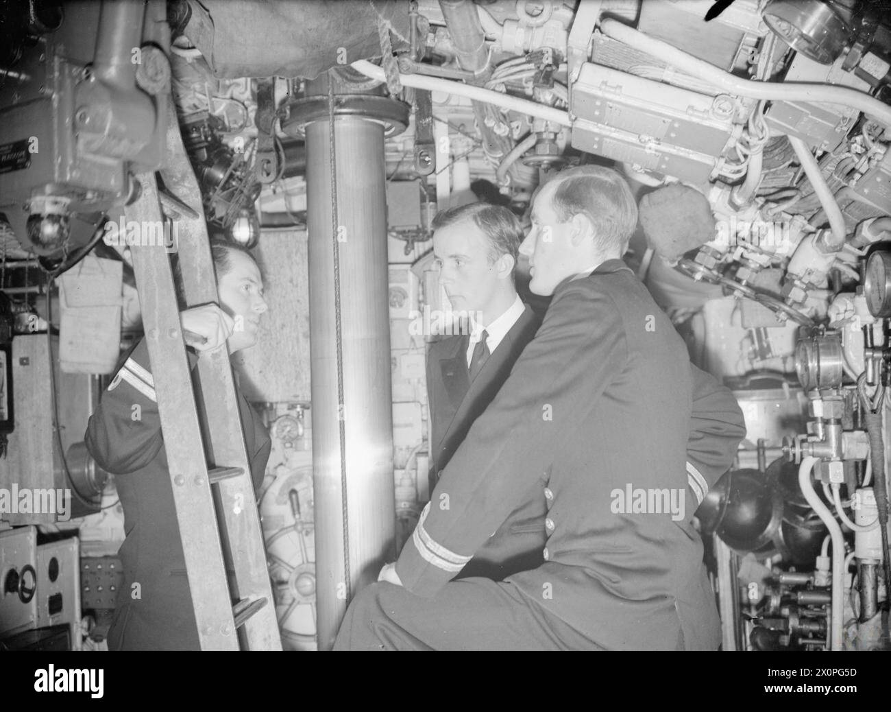THE ROYAL NAVY DURING THE SECOND WORLD WAR - Talking over their ...