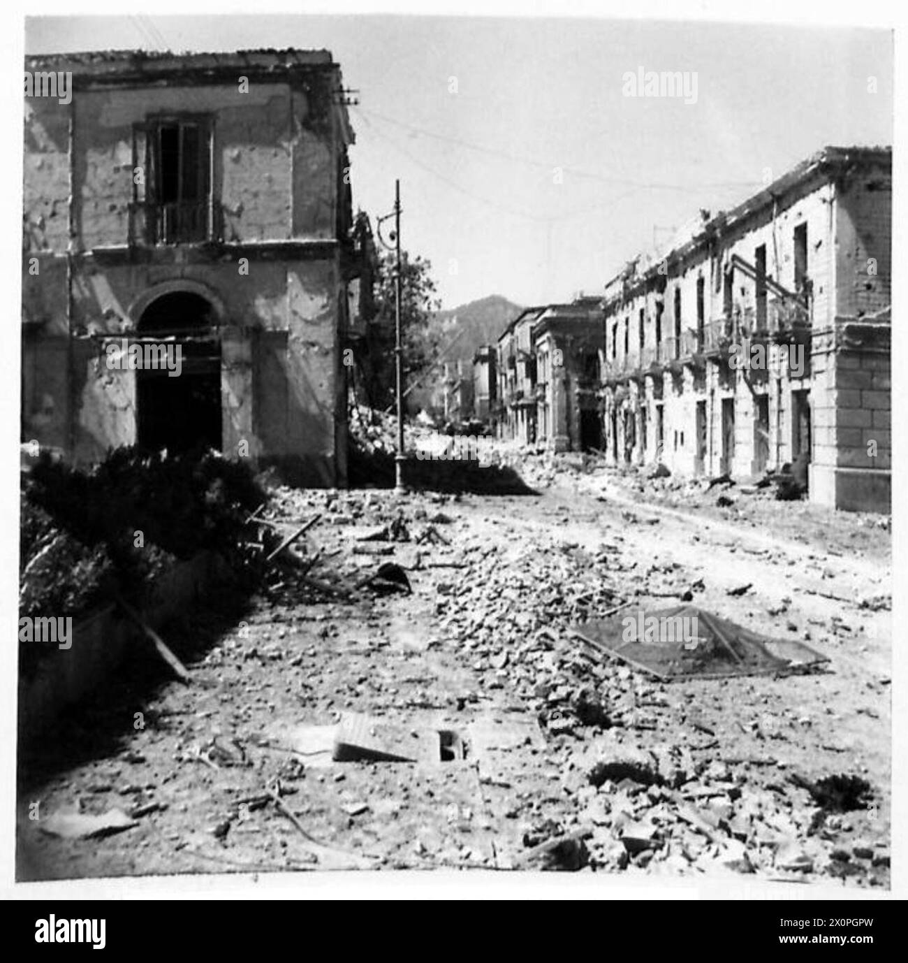 World war ii ruins Cut Out Stock Images & Pictures - Alamy