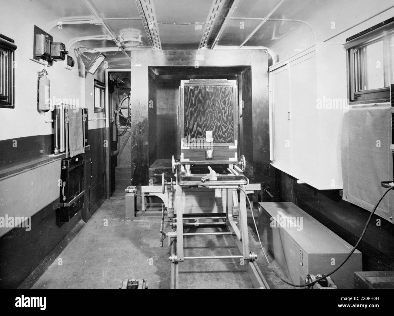 PHOTOGRAPHY IN THE ROYAL AIR FORCE, 1939-1945. - Interior of a copying ...