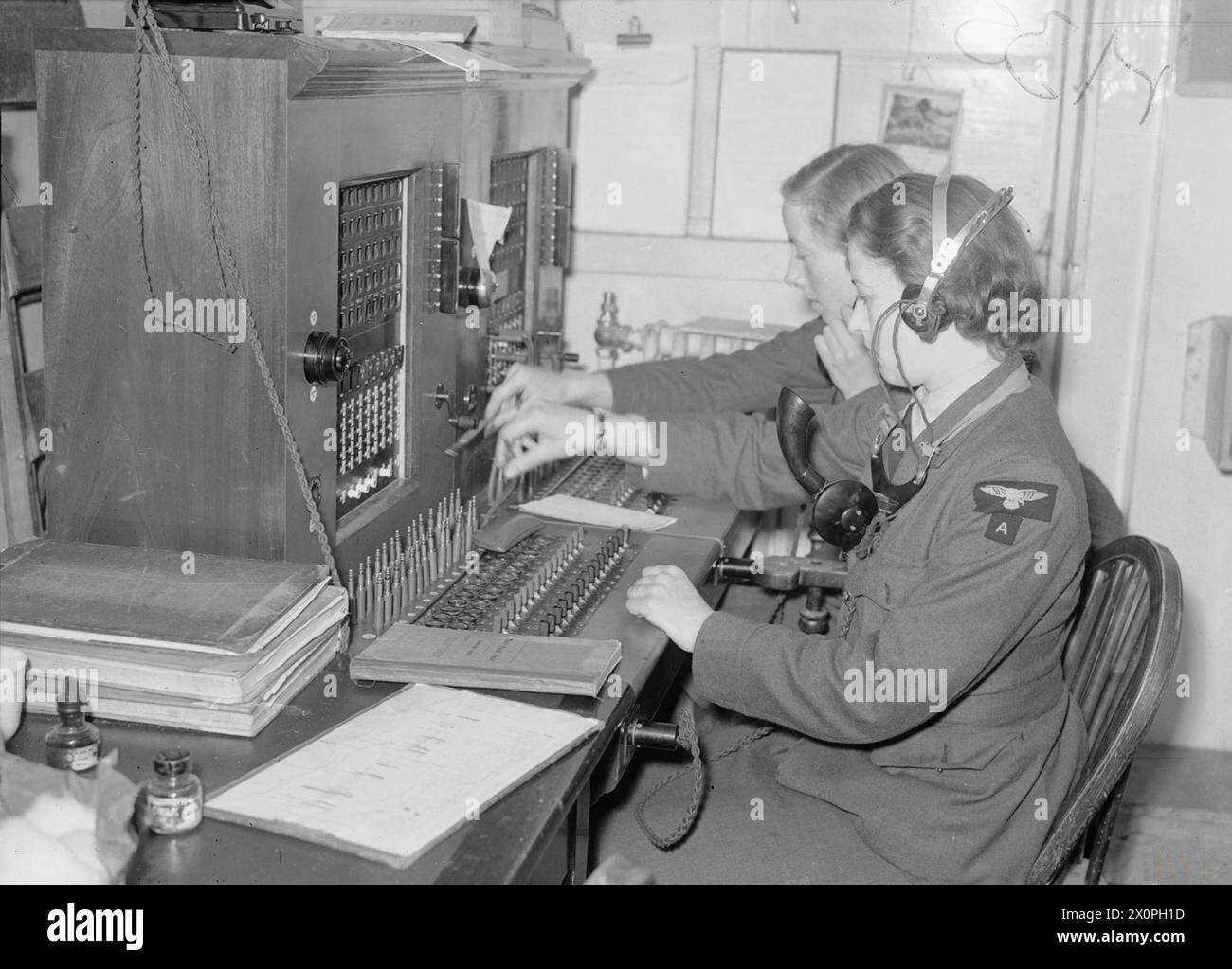 THE WOMEN'S AUXILIARY AIR FORCE, 1939-1945. - WAAF telephone-operators ...