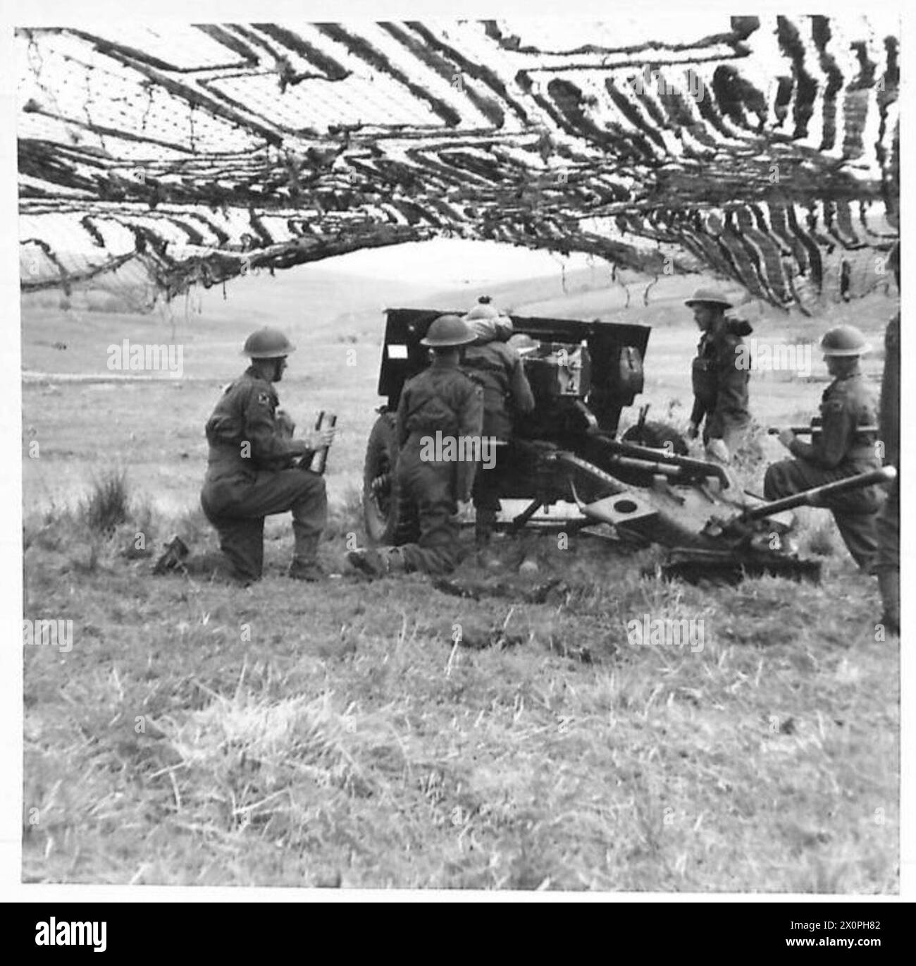 British 25 pounder gun Cut Out Stock Images & Pictures - Alamy