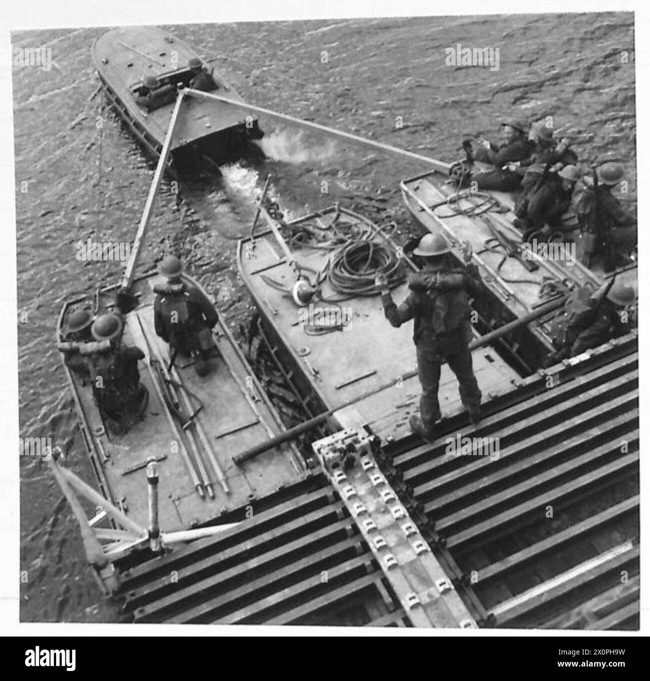 BRIGDE BUILDING AND RIVER CROSSING - R.E's building a pontoon bridge ...