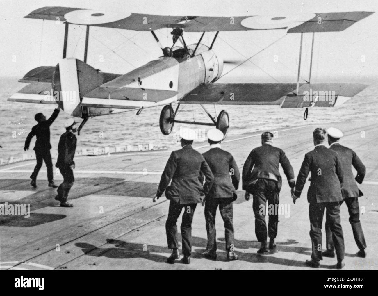 Squadron Commander Dunning makes the first successful landing on a ship ...