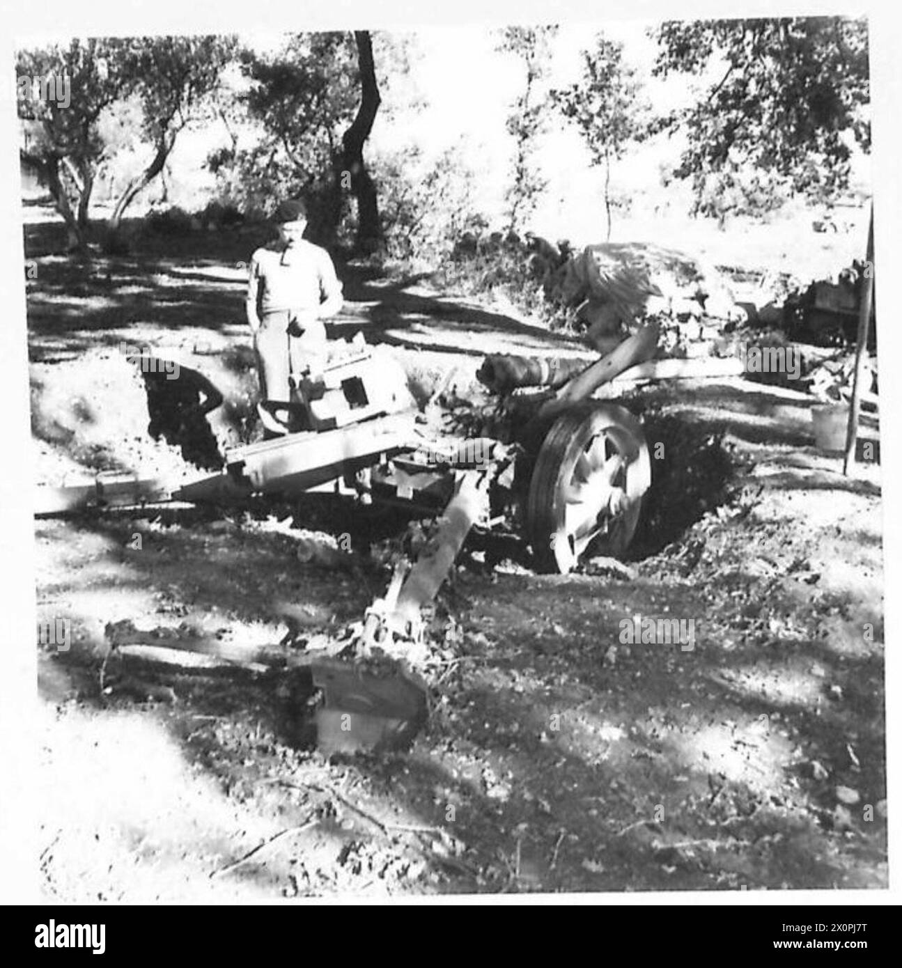 ITALY : EIGHTH ARMY - Lieut. J.H. McDonald, "A" Squadron, Royal ...