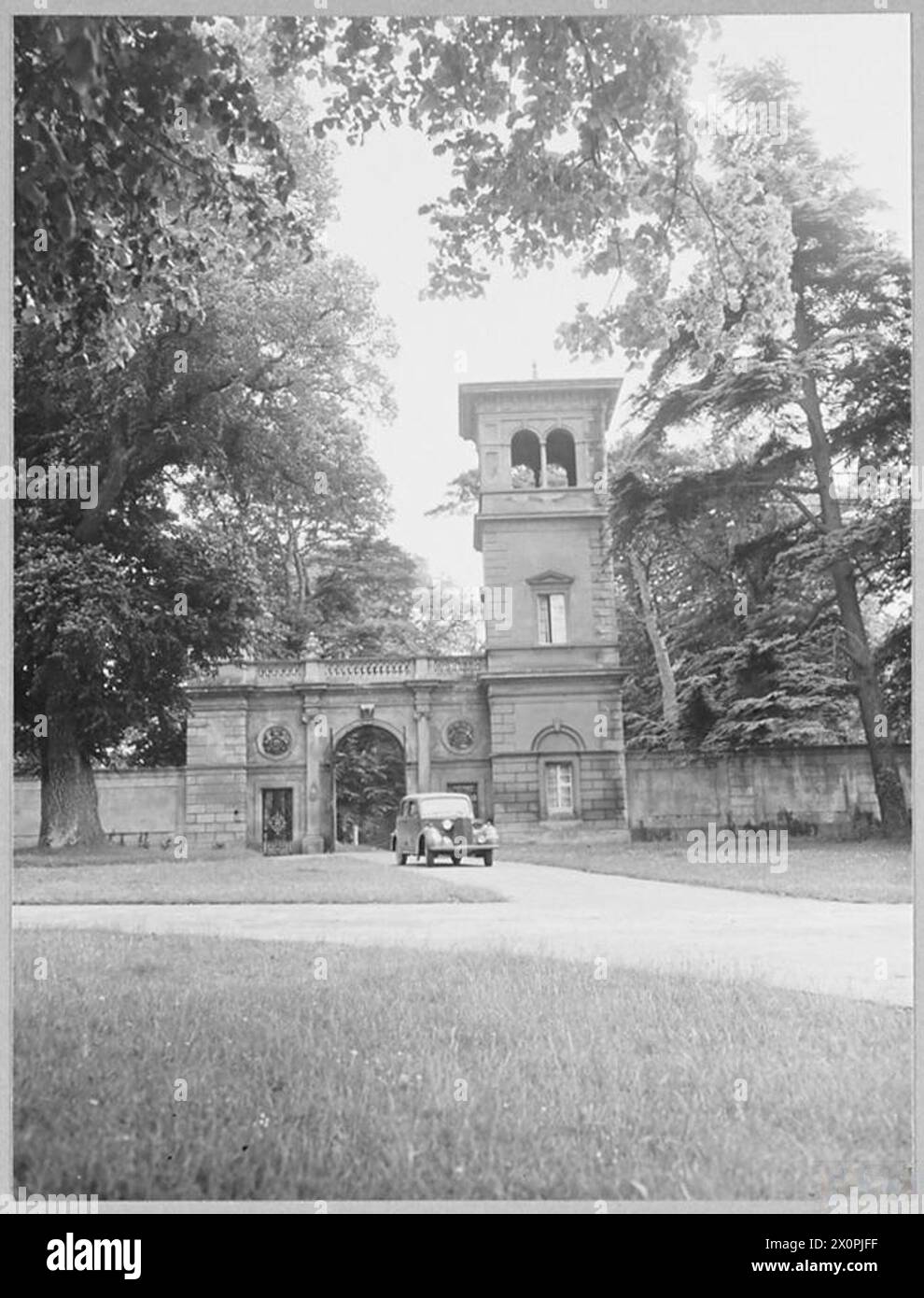 Bowood golden gates hi-res stock photography and images - Alamy