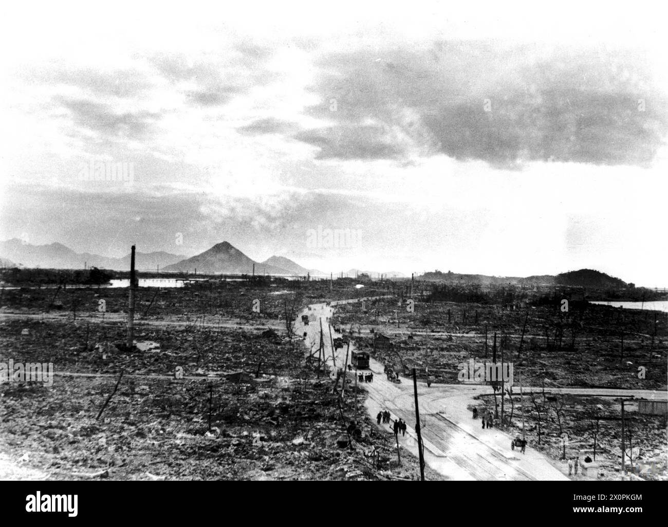 HIROSHIMA AFTER THE ATOMIC BOMB, 1945 - Atomic Bomb damage: Aftermath ...