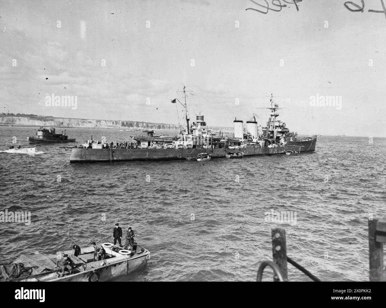 BRITAIN'S MULBERRY PORT BEGINS TO OPERATE. 12 TO 15 JUNE 1944 ...