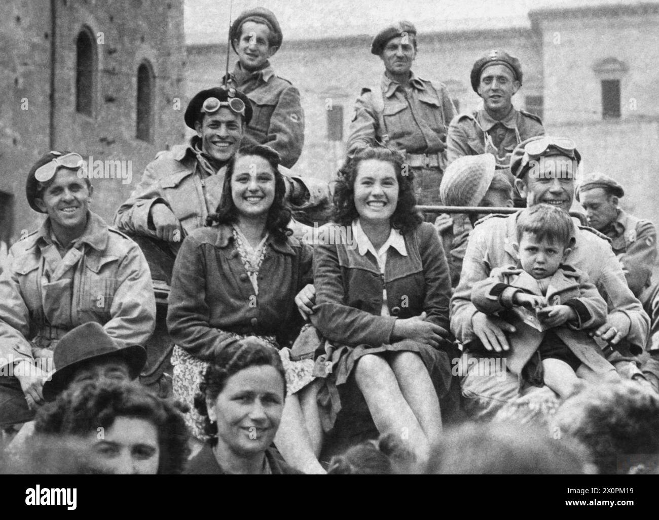 THE POLISH ARMY IN THE ITALIAN CAMPAIGN, 1943-1945 - Two Italian girls ...
