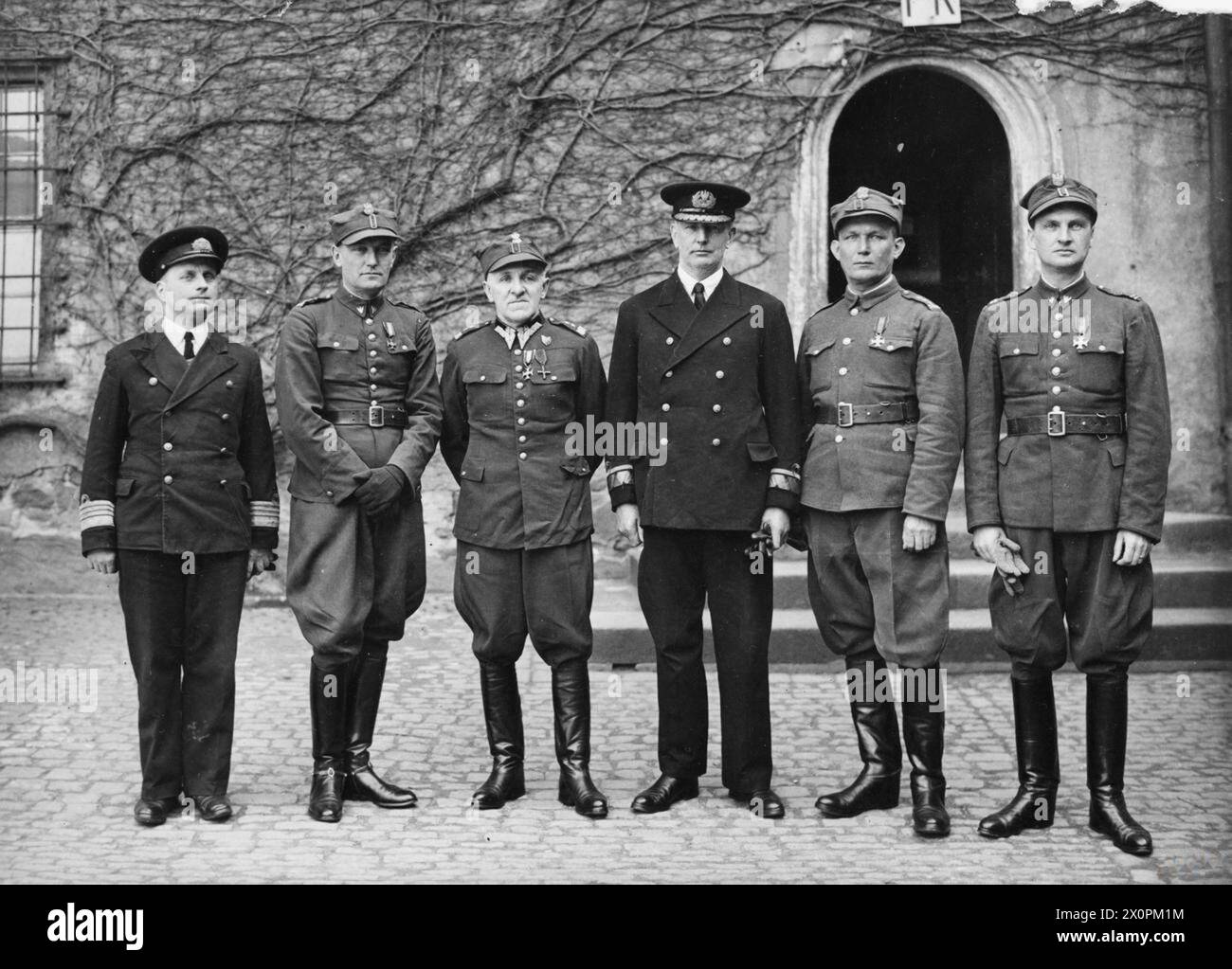 Senior Polish officers held as prisoners at Oflag IVC, Colditz in 1940 ...