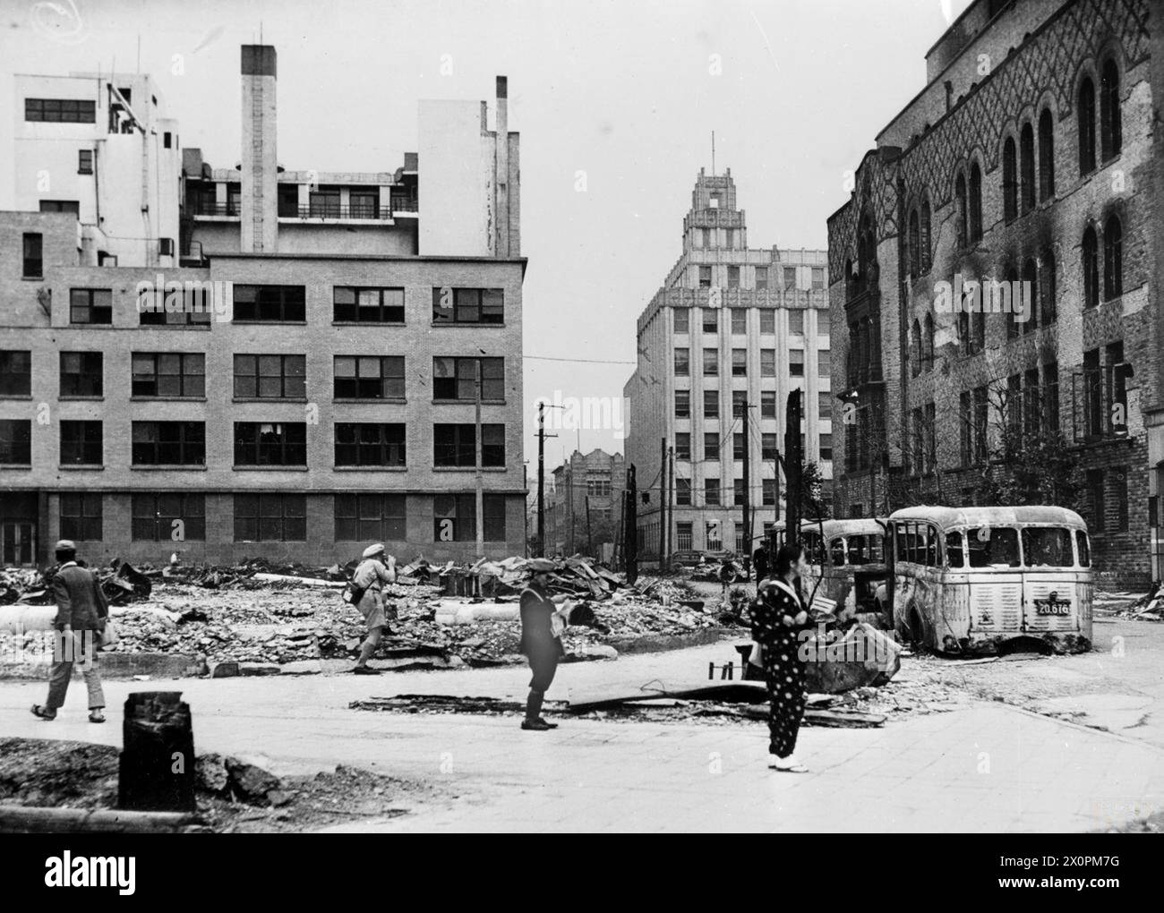 Tokyo destruction in world war ii hi-res stock photography and images ...