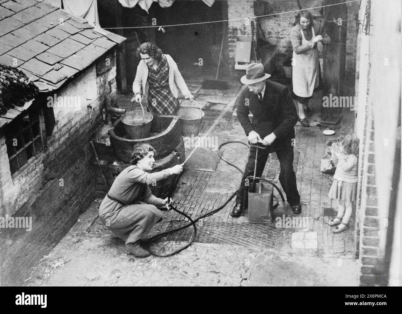 THE HOME FRONT IN BRITAIN DURING THE SECOND WORLD WAR - Civilians ...