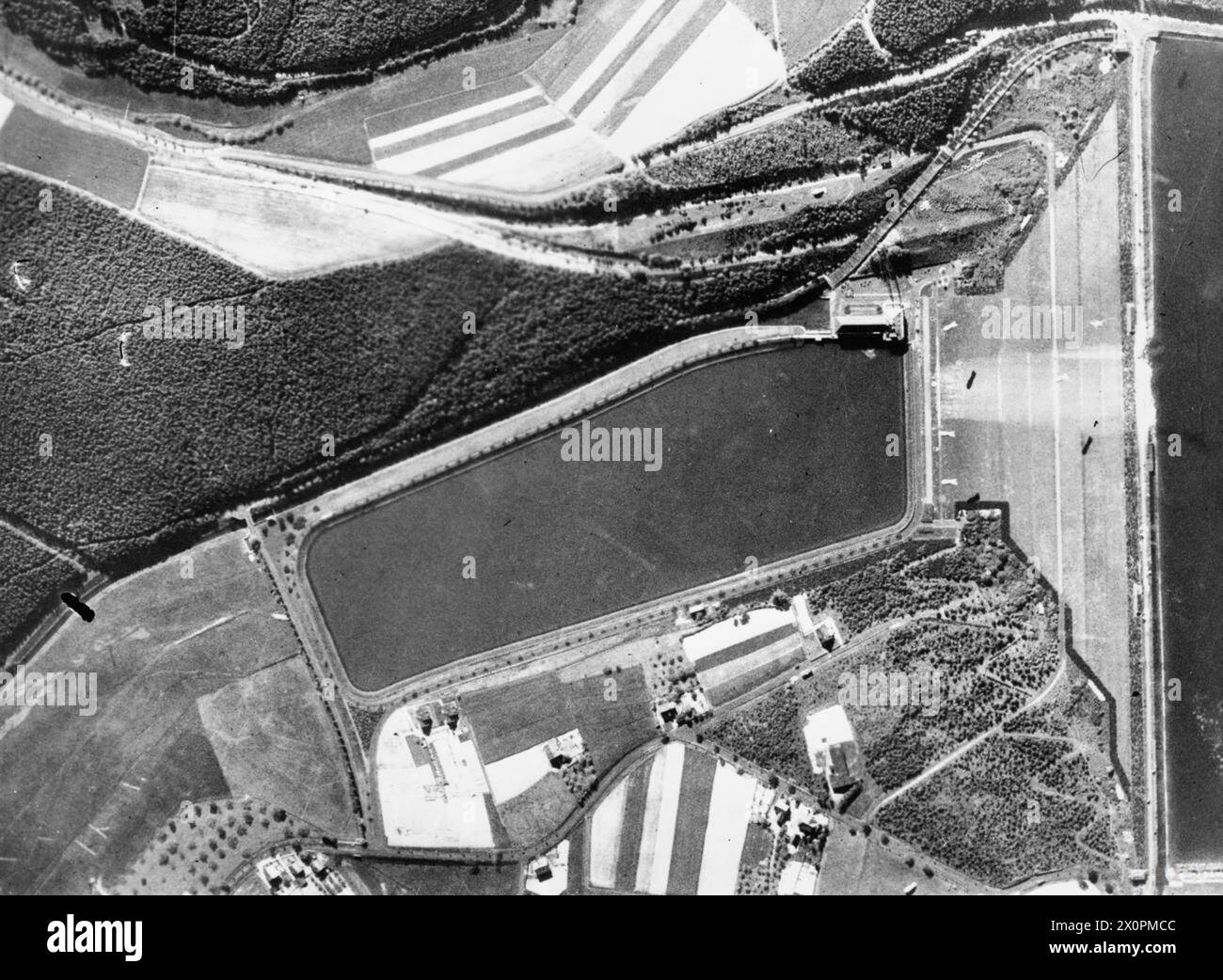 ROYAL AIR FORCE: OPERATIONS BY THE PHOTOGRAPHIC RECONNAISSANCE UNITS ...