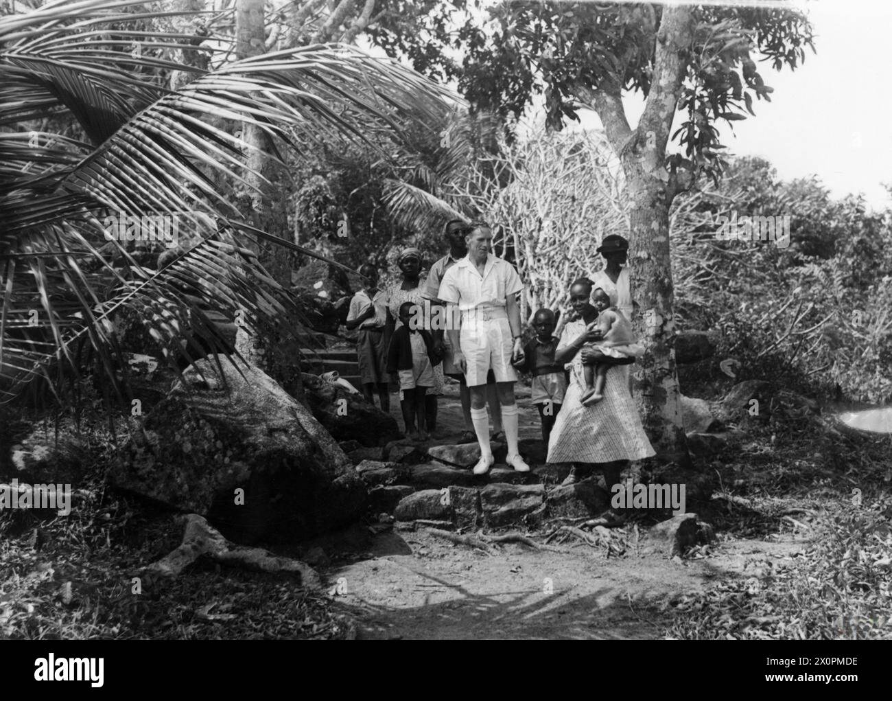 PETTY OFFICER PALENTHORPE IN LEICESTER, A SMALL VILLAGE NEAR FREETOWN ...