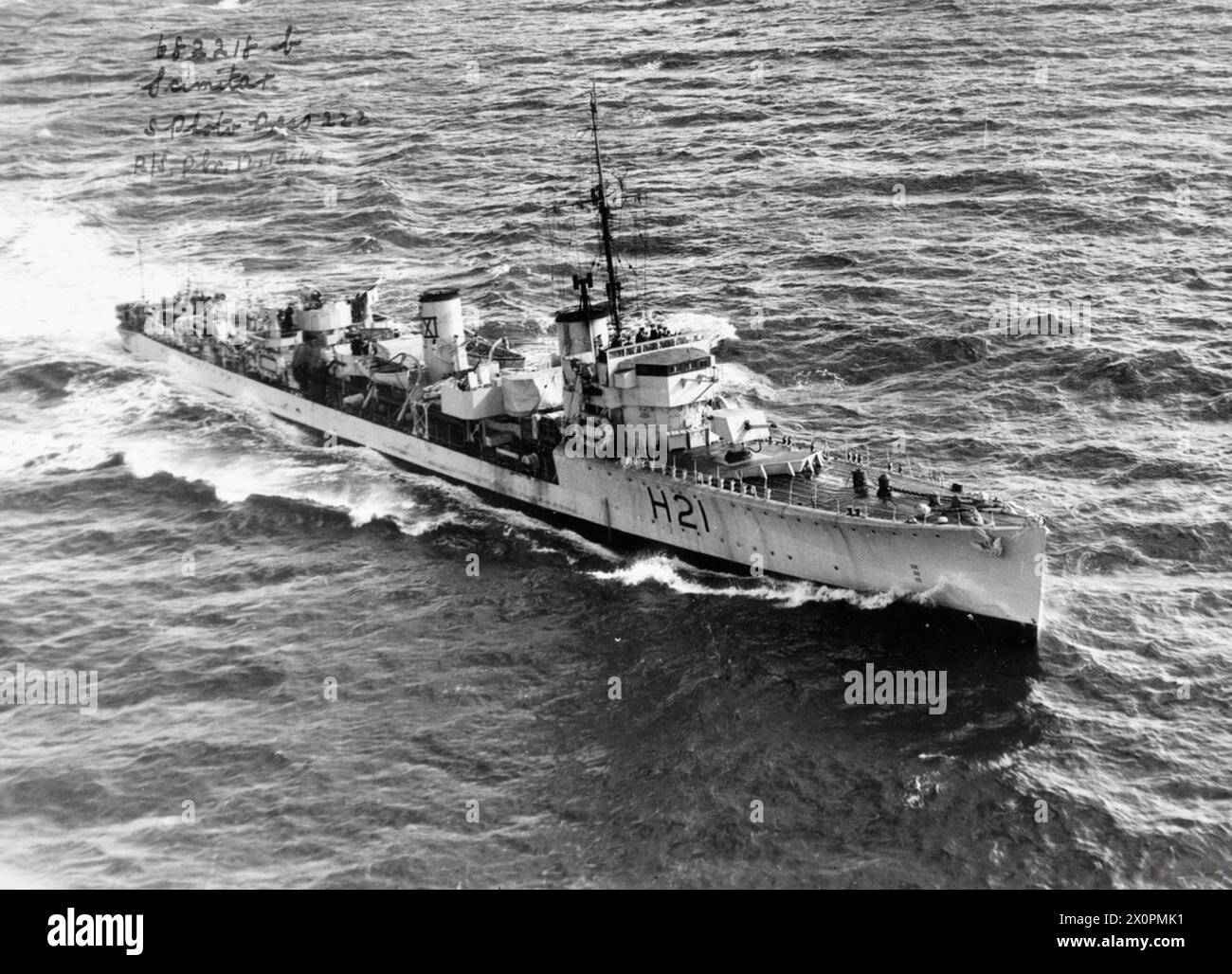 HMS SCIMITAR - Underway Scimitar Stock Photo - Alamy
