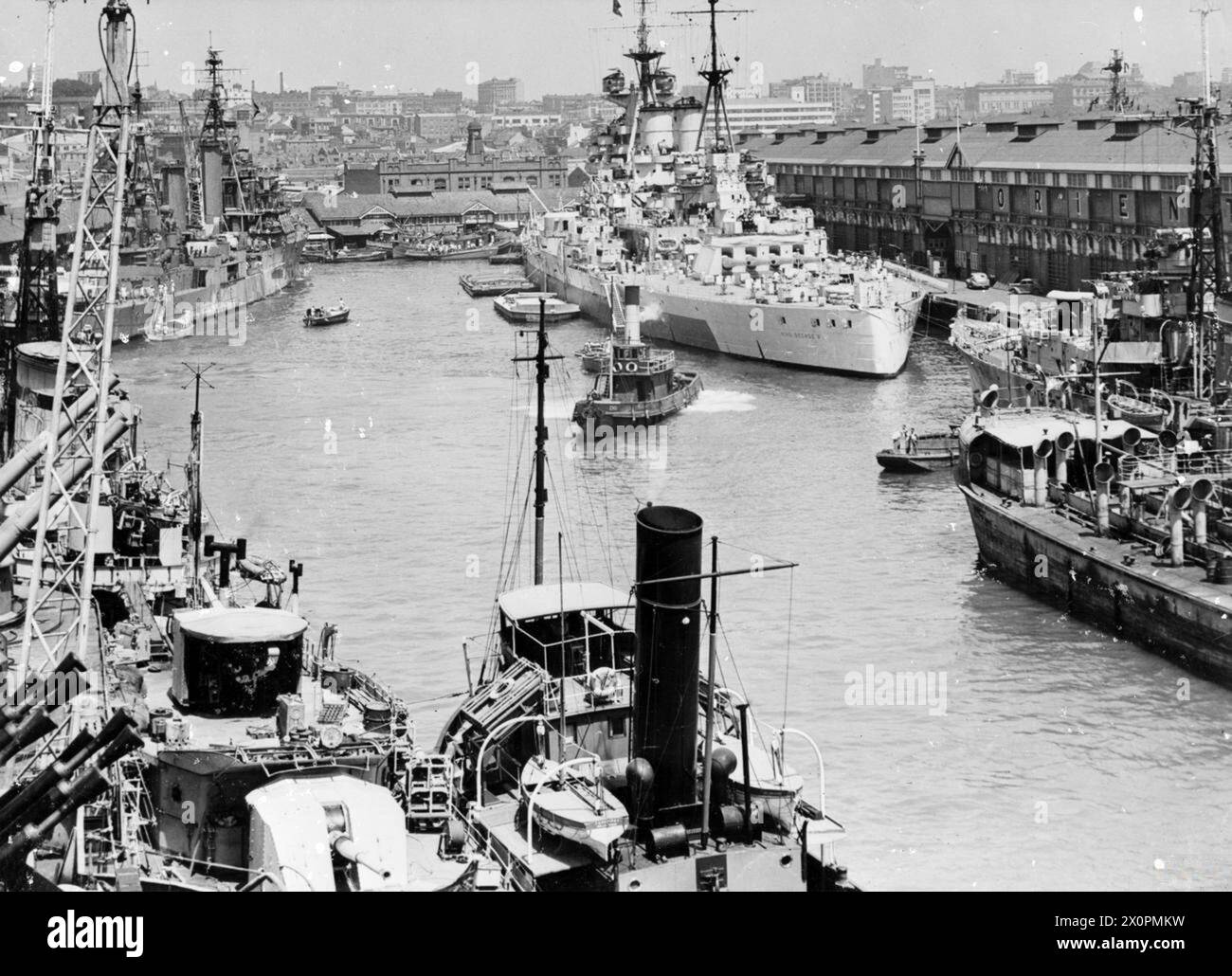 WITH HMS KING GEORGE V IN THE PACIFIC. MARCH 1945, SYDNEY, AUSTRALIA ...