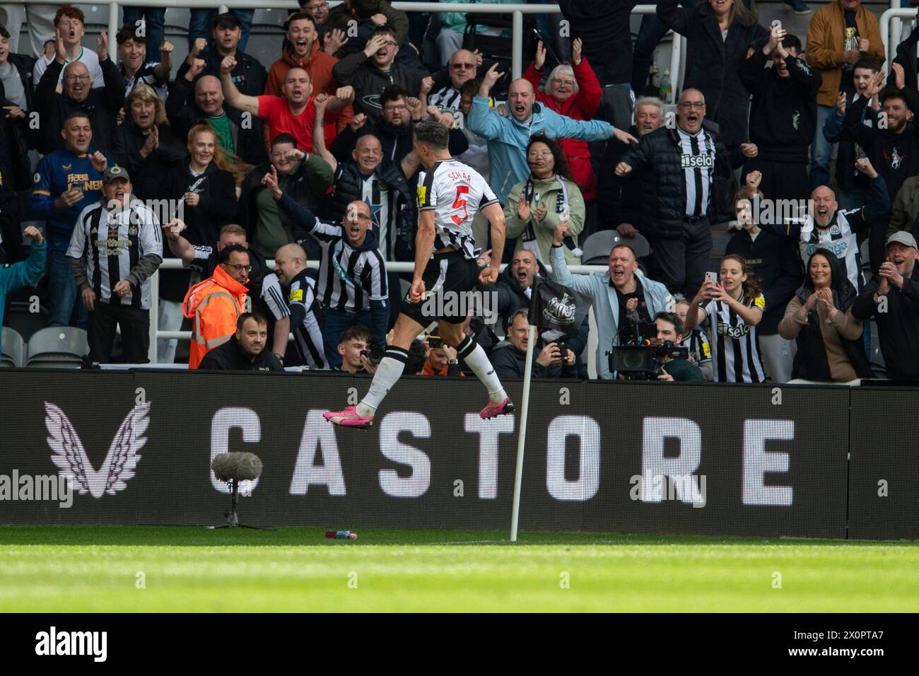 Newcastle United's Fabian Schar celebrates after scoring number 4 ...