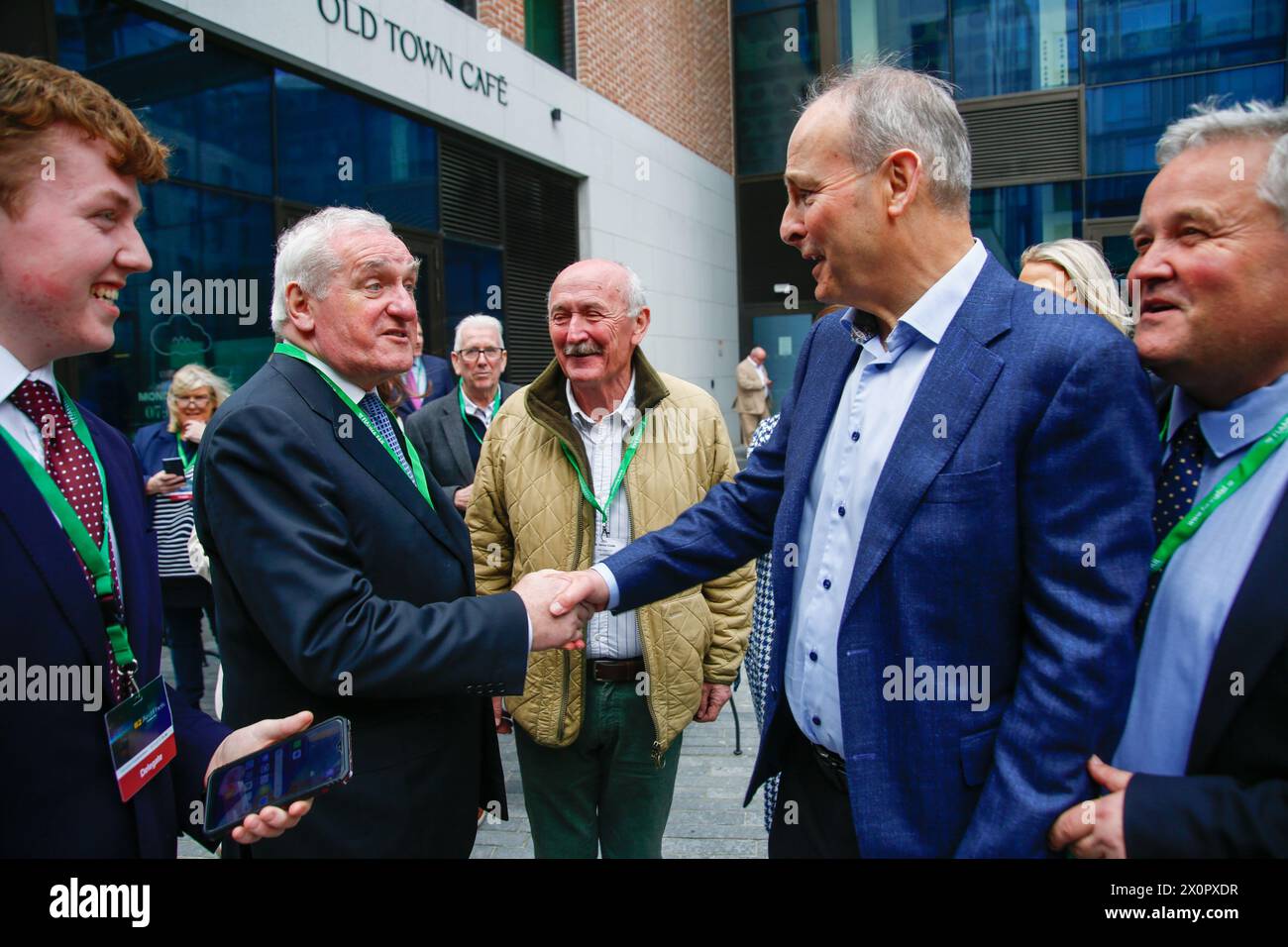 Former Taoiseach Bertie Ahern meets and shakes hands with current ...