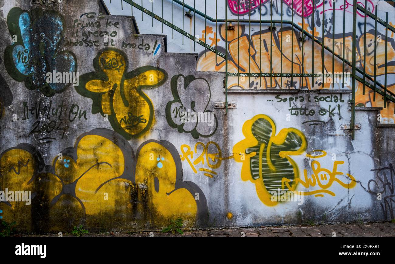 Circumvesuviana train line hi-res stock photography and images - Alamy