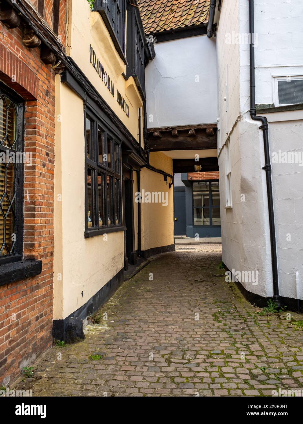 Norwich, Norfolk, UK – April 07 2024. An old, historic and tight alley ...