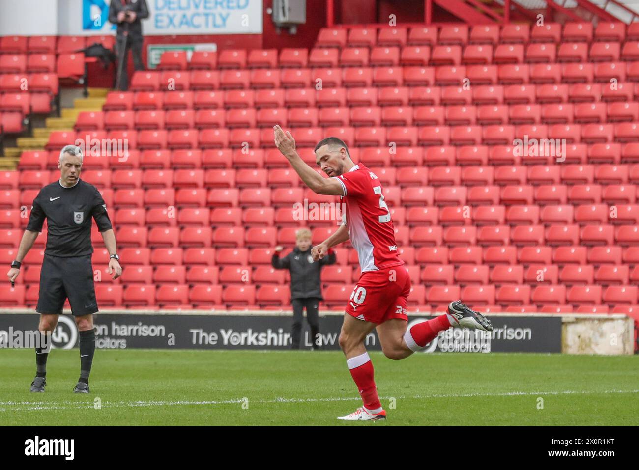 Adam Phillips of Barnsley celebrates his goal to make it 1-1 during the ...