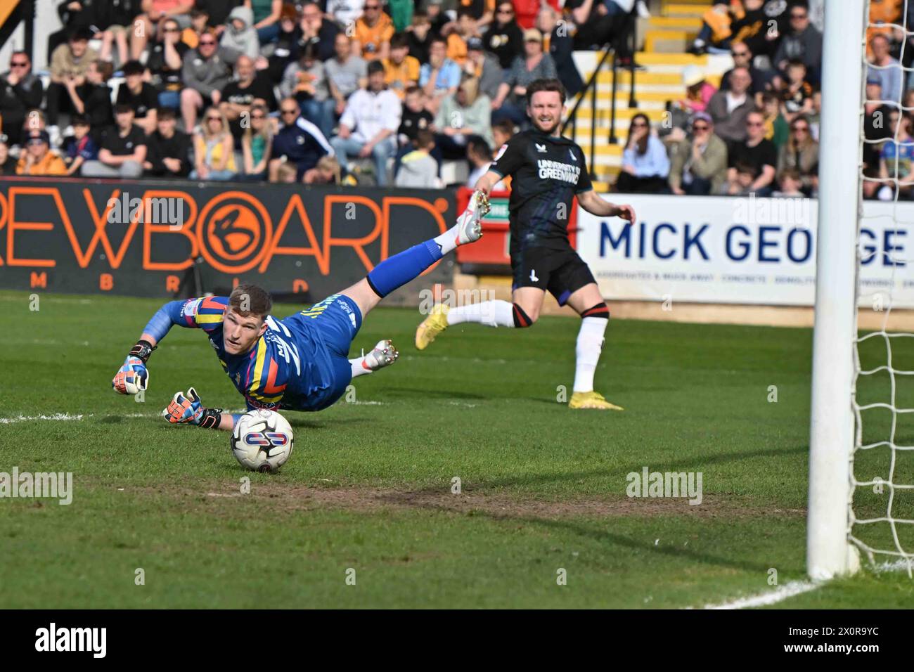 Alfie May (9 Charlton Athletic) shoots Goalkeeper Will Mannion (25 ...