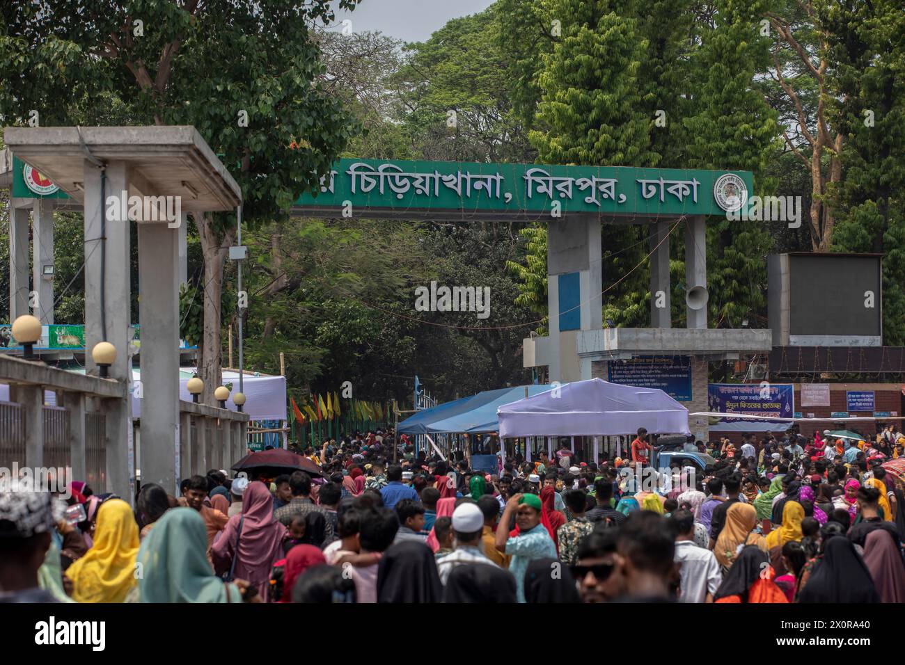 Dhaka, Bangladesh. 12th Apr, 2024. People visit the Bangladesh National ...