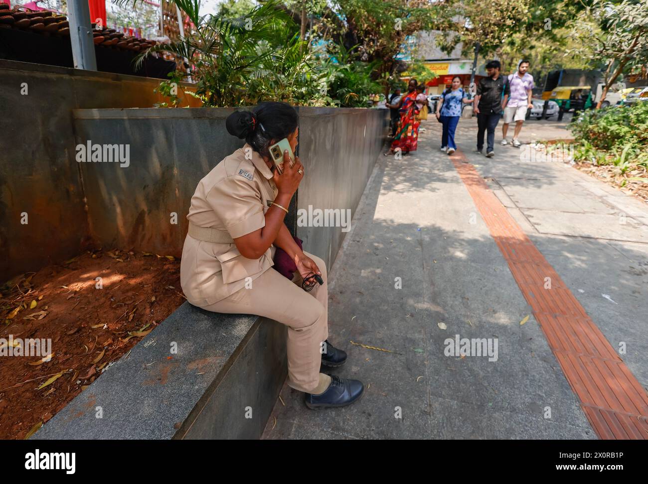 Woman officer in uniform hi-res stock photography and images - Alamy