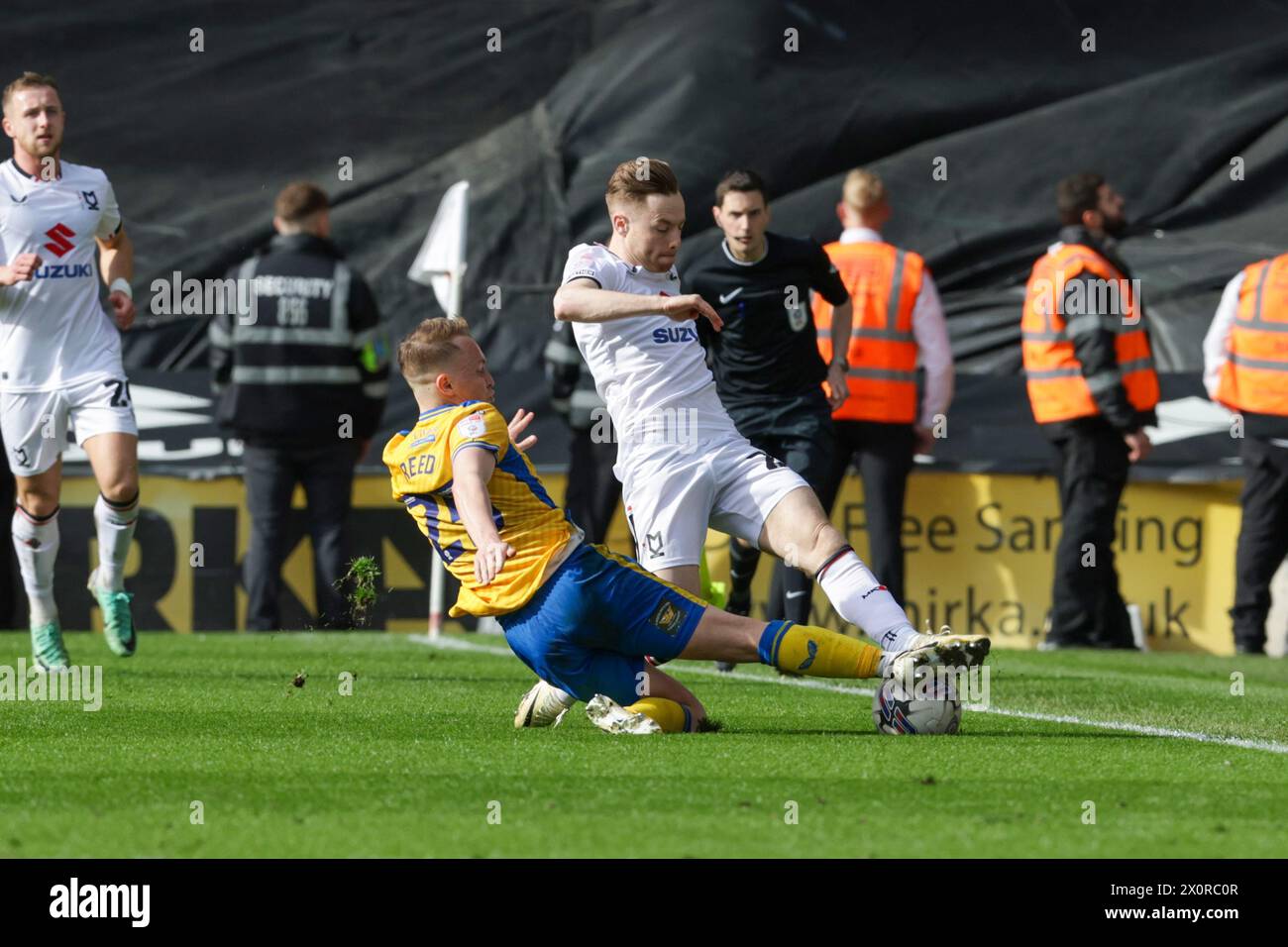 Dan kemp (mk dons) hi-res stock photography and images - Alamy
