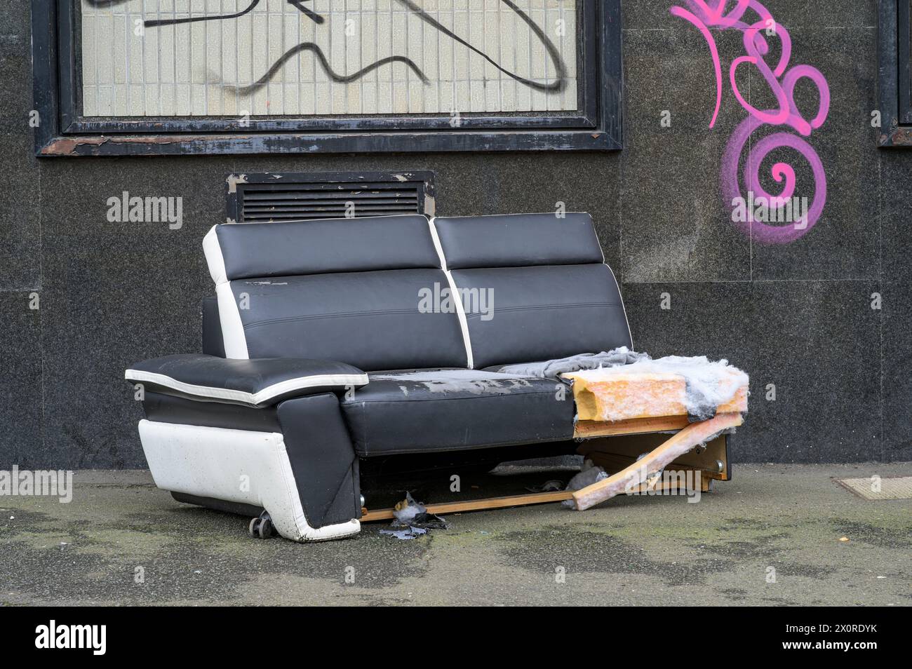 Dumped furniture on street hi-res stock photography and images - Alamy