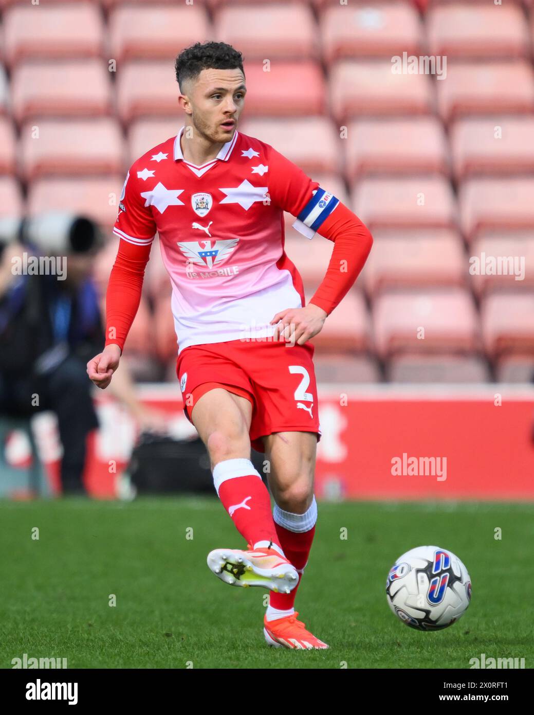 Jordan Williams of Barnsley passes the ball during the Sky Bet League 1 ...