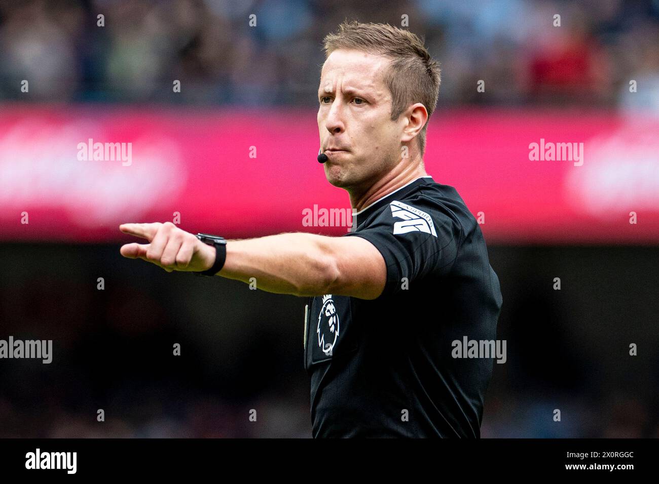 John brookes referee hi-res stock photography and images - Alamy