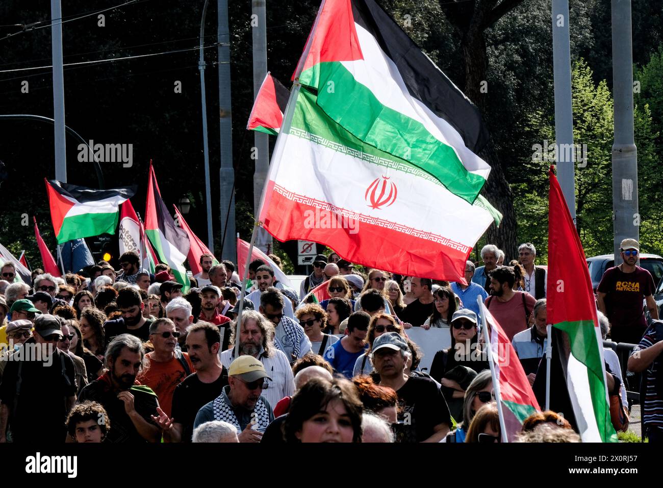 Bandiera dell'iran hi-res stock photography and images - Alamy