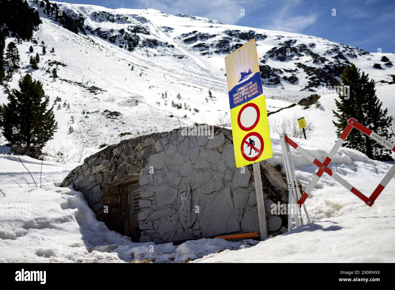 VENT - A sign warning of avalanche danger in the mountains near Vent ...
