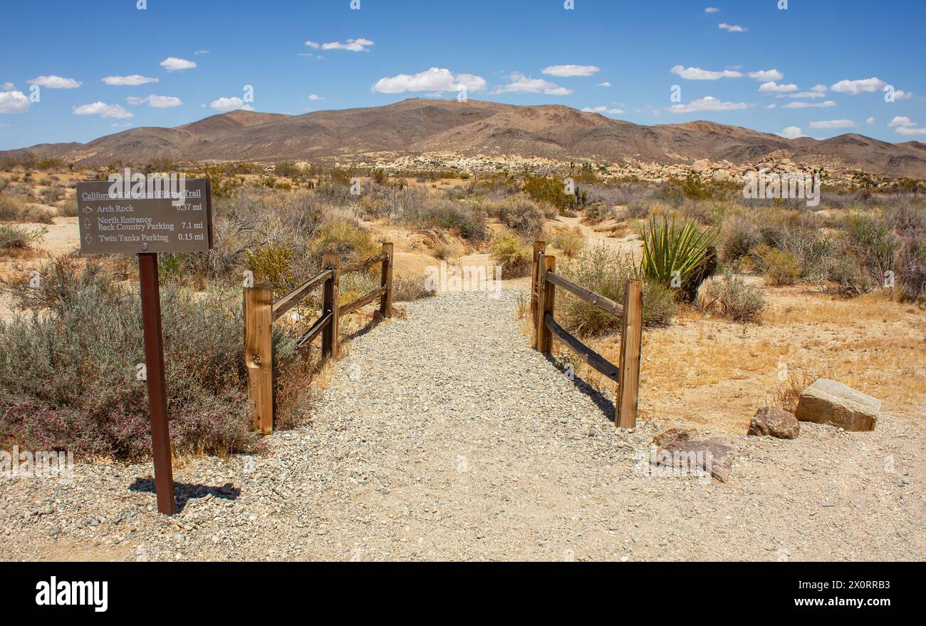 Entrance to three hiking trails in Joshua Tree National Park ...